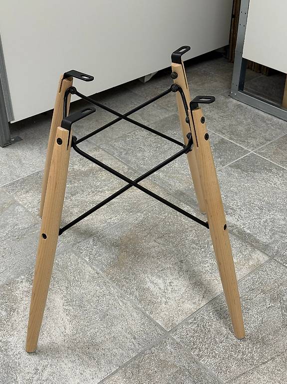 2x Dowel Base für Eams Side & Arm Chair im Kanton Schwyz - tutti.ch