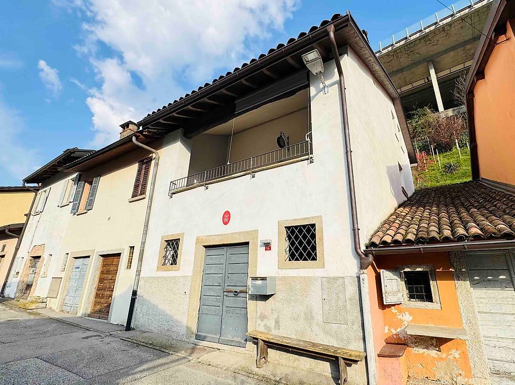 Una casa viva. Un nuovo inizio che inizia im Kanton Tessin kaufen ...