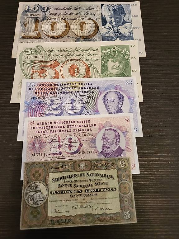 Schweizer Banknoten 5 Stk., Kompl. Satz. im Kanton Schwyz - tutti.ch