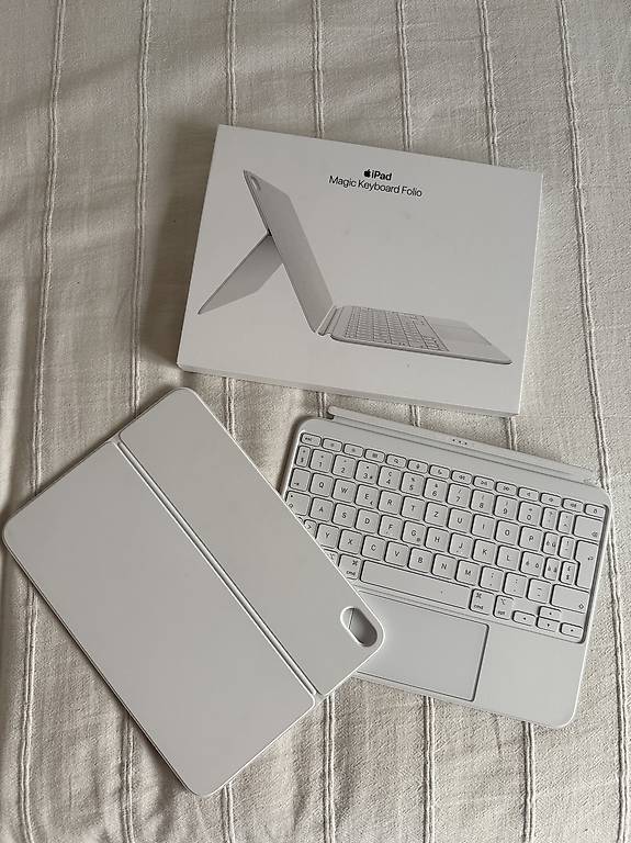 Magic Keyboard Folio iPad (A16) CH-Layout im Kanton Aargau - tutti.ch