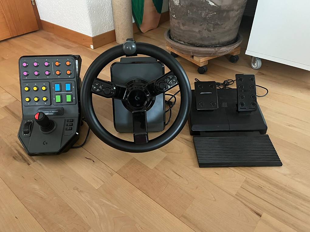 Heavy Equipment Bundle Logitech (Lenkrad) im Kanton Bern - tutti.ch