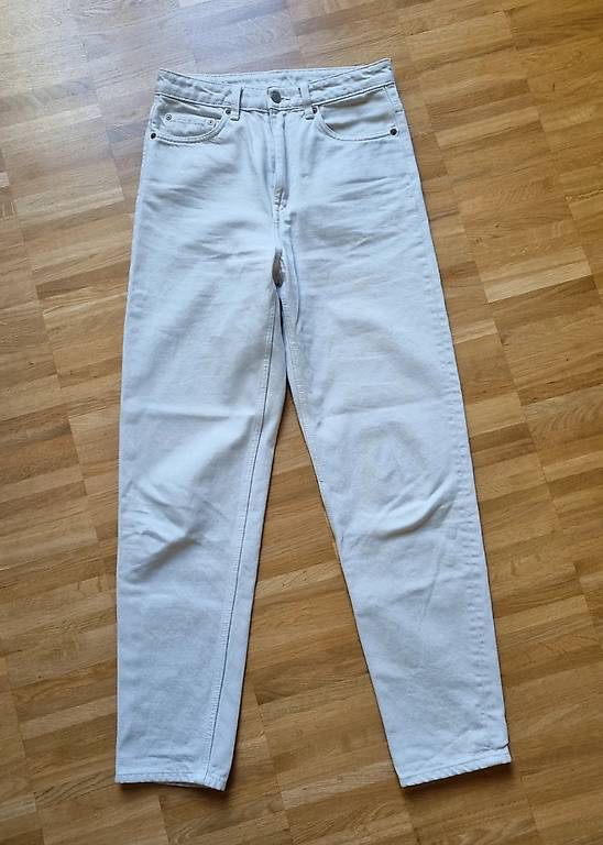 Jeans beige weekday 27x30 im Kanton Basel-Landschaft - tutti.ch