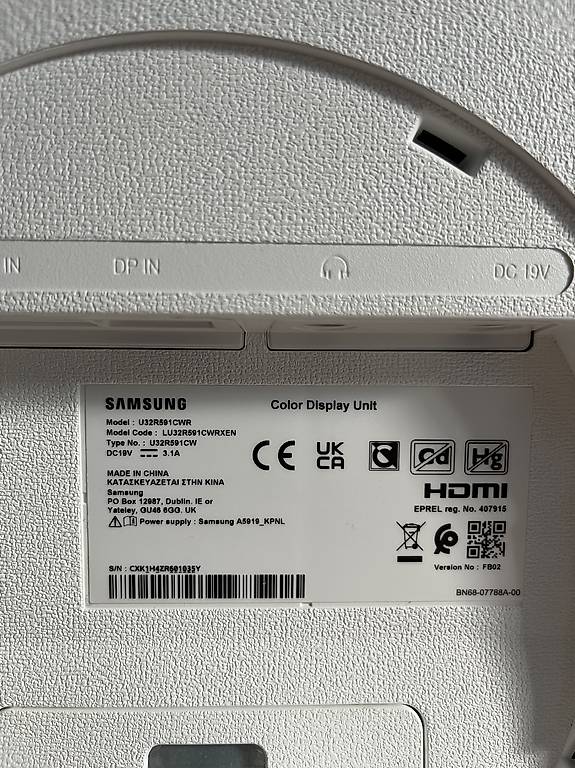 Samsung 32 Curved 4K Monitor (UR59C) Weiss Top Zustand im Kanton Zürich ...