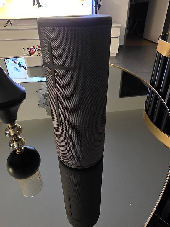 Ultimate Ears (UE) Boom 3 Bluetooth-Lautsprecher. im Kanton Schwyz ...