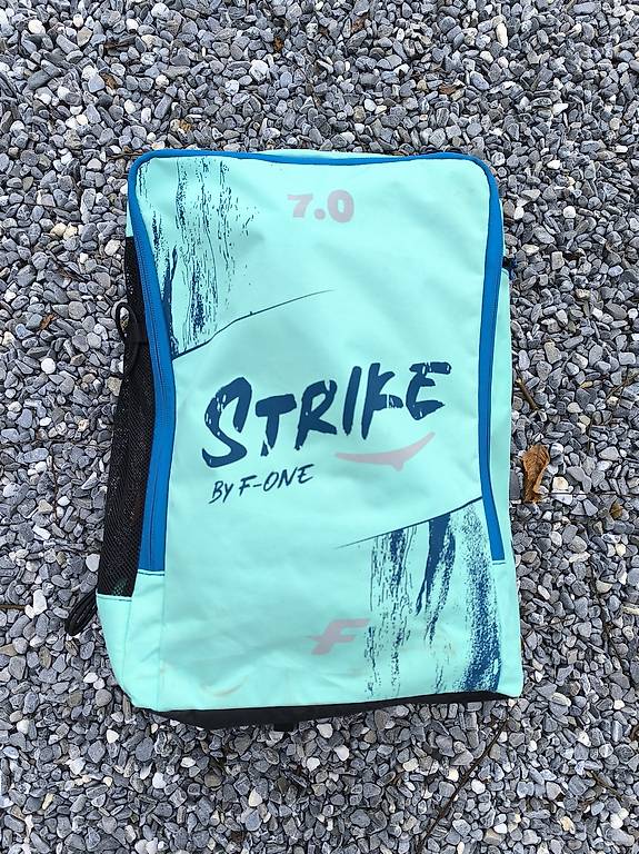 Wingfoil F-One Wing Strike CWC 7m2 im Kanton Schwyz - tutti.ch