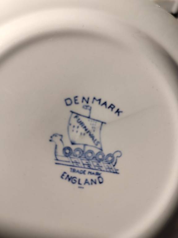 Furnivals Blue Denmark, original Teller im dänisches Design. im Kanton ...