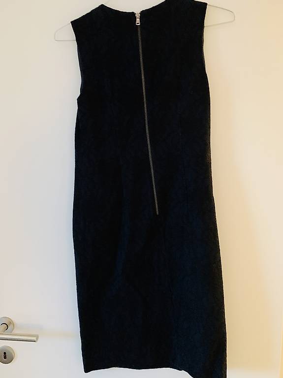 Hugo Boss Kleid mit Spitze im Kanton Zug - tutti.ch