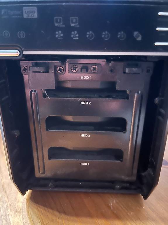 Fantec QB-35US3-6G + 4x 18 TB WD RED PRO HDD Festplatte 72TB im Kanton Zürich - tutti.ch