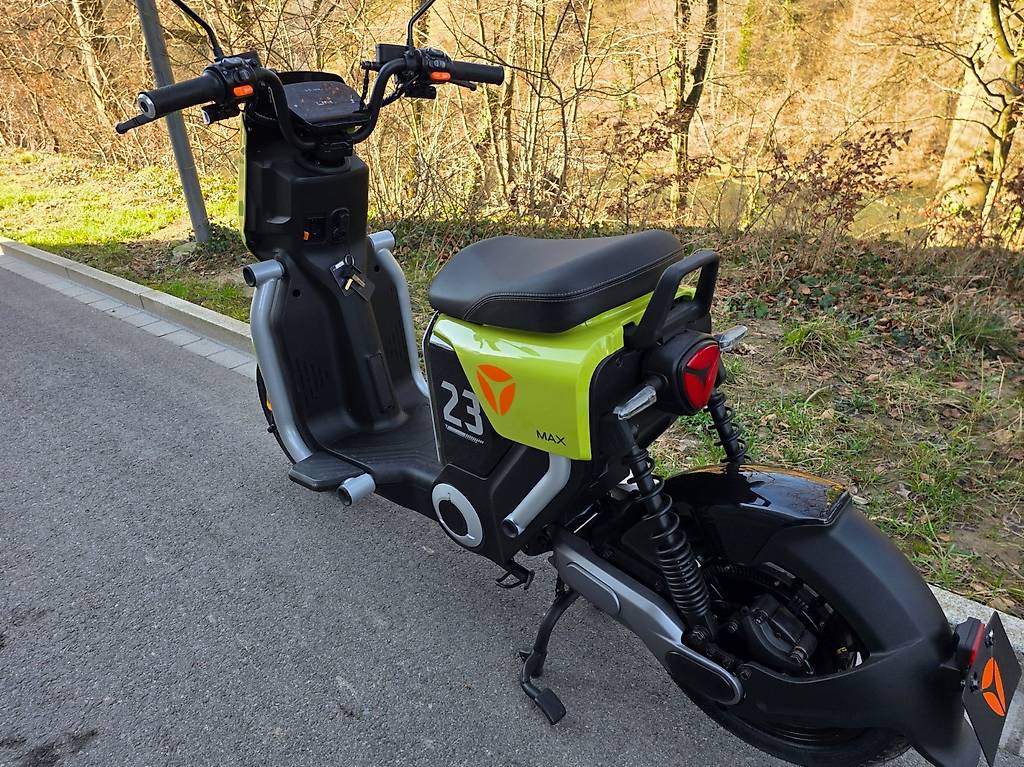 Yadea GFX MAX E-Scoteer im Kanton Aargau - tutti.ch