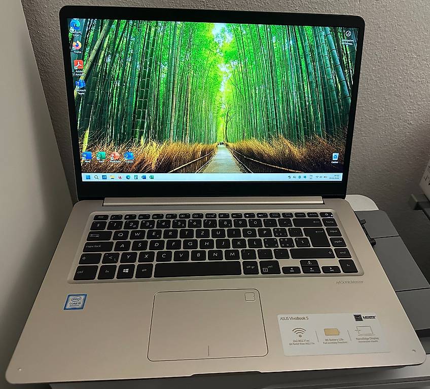 PC portatile ASUS 15.6" con Windows 11 ed Office 2021 im Kanton Tessin ...