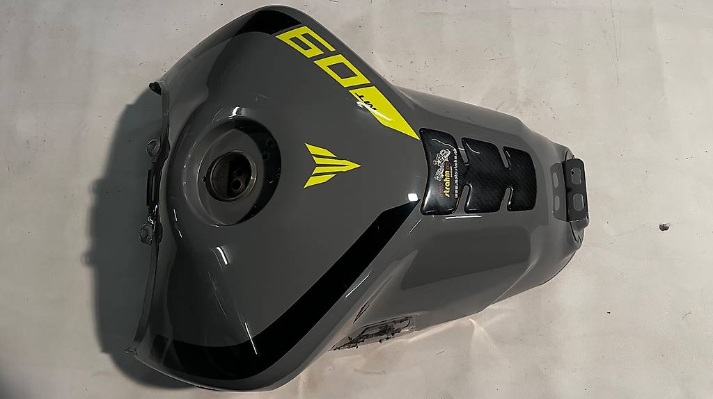 Yamaha MT 09 Tank, Benzintank, Kraftstofftank #800-7 im Kanton Bern ...