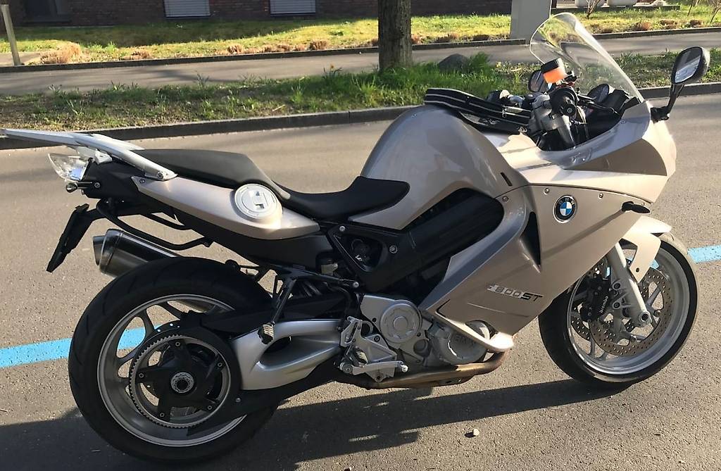 Top gepflegte BMW F800ST ? Ideal für Einsteiger & Touren im Kanton ...