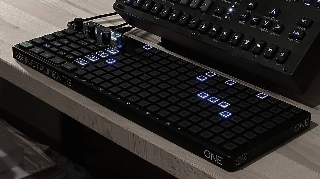 OXI ONE Sequencer + Decksaver + Oxi Split + 2.5 J. Garantie im Kanton Zürich - tutti.ch