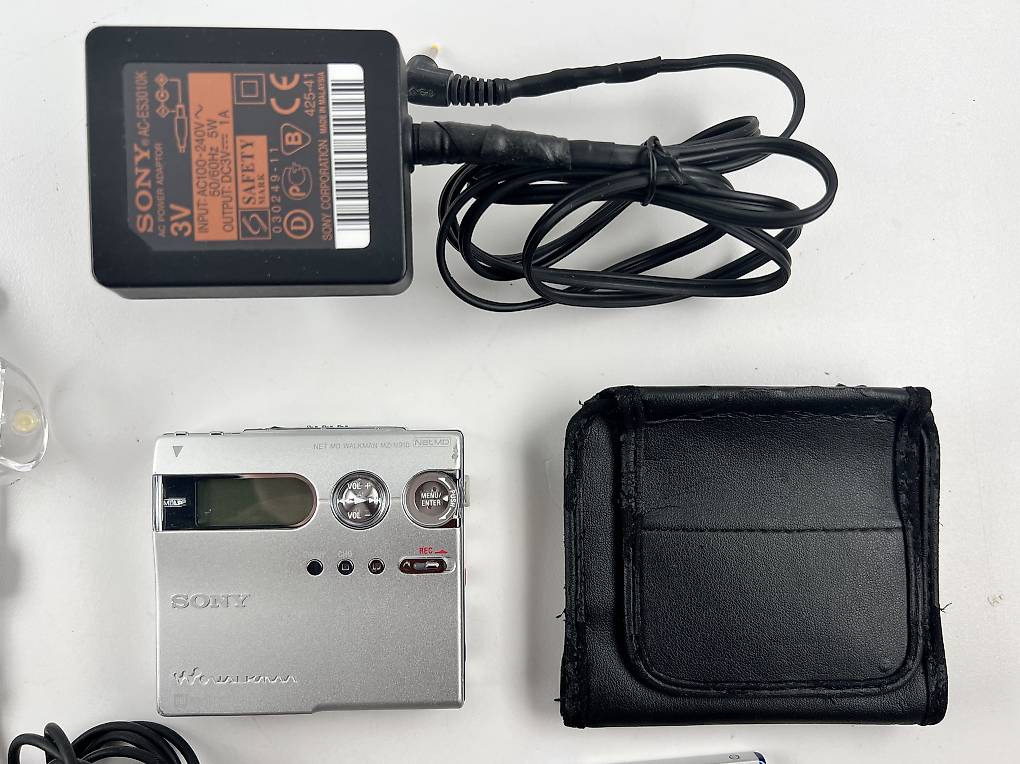 Sony MZ-N910 MiniDisc Recorder, silber im Kanton Bern - tutti.ch