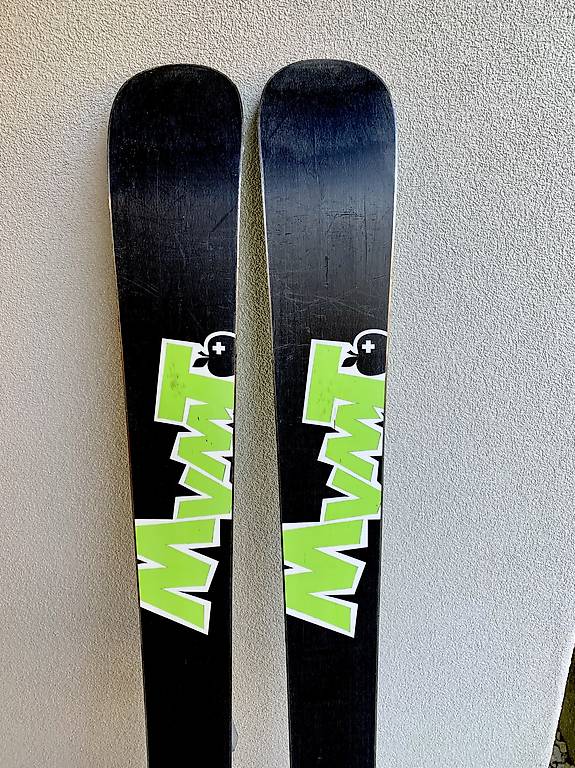 Skis Movement Freestyle avec fixations Canton Fribourg - tutti.ch