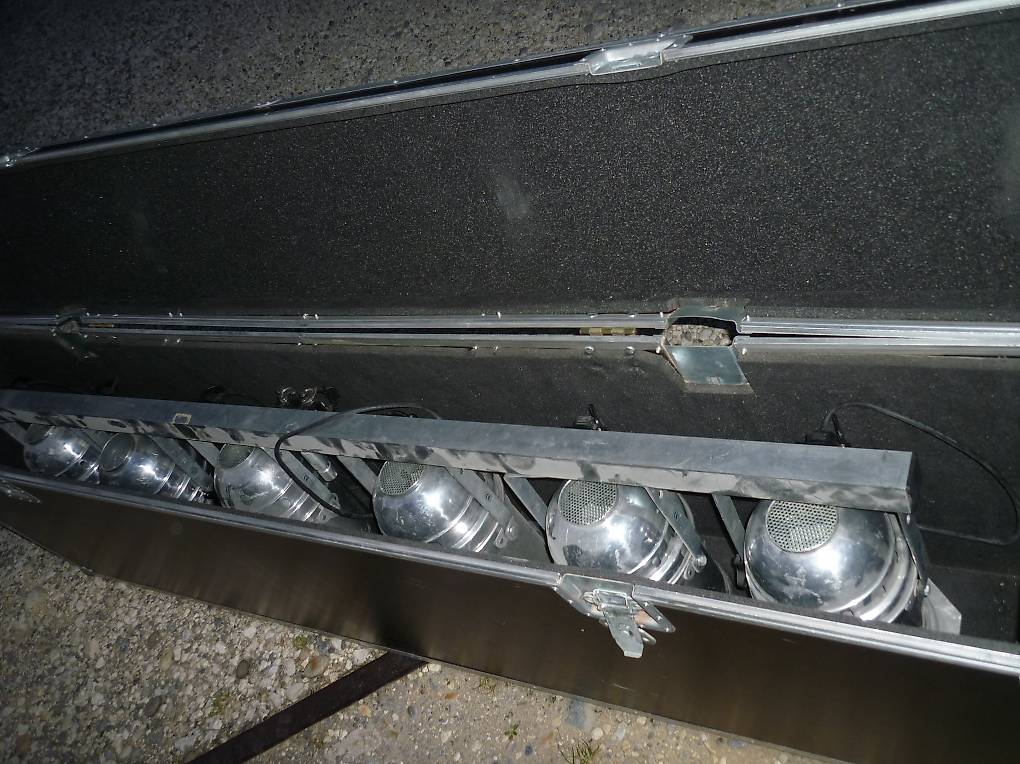 PAR 64 Scheinwerfer Set (500W) T-Bar im Flightcase im Kanton Zürich ...