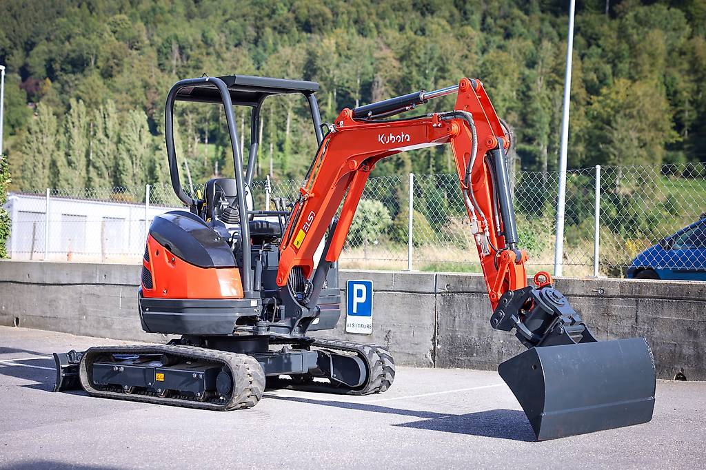 Mini pelle Kubota 2.2T - E.46.23 - minibagger im Kanton Waadt - tutti.ch