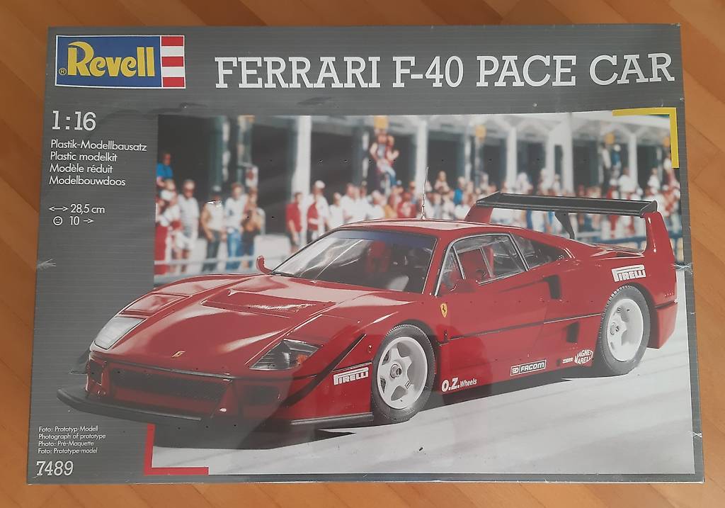 Revell Ferrari F40 Pace Car 1:16 im Kanton Thurgau - tutti.ch
