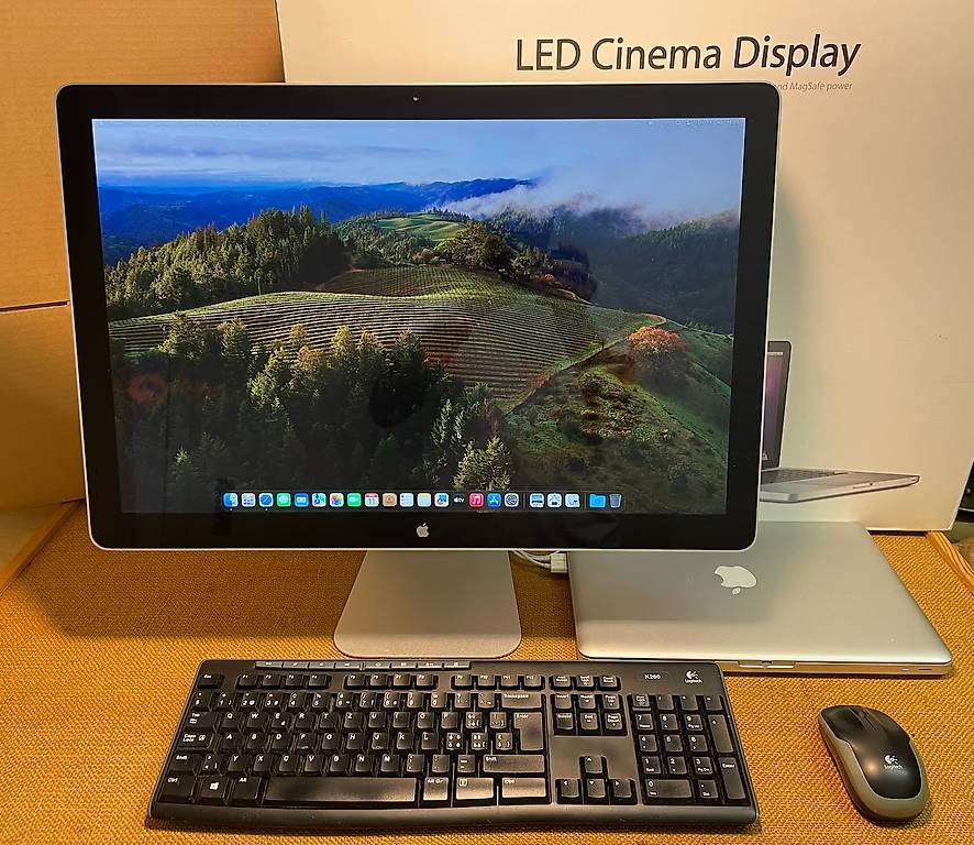 Macbook Pro 13" Glare-Widescreen mit 24" LED Cinema Monitor im Kanton ...