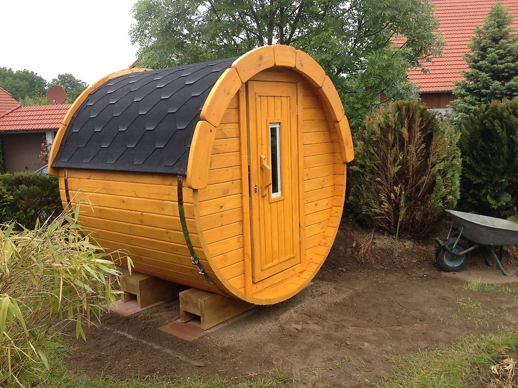 Saunafass 1.7 m x 1.97 m in Kiefernholz , fertig montiert im Kanton St ...