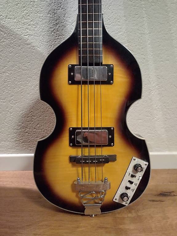 Harley Benton Beatbass VS Vintage Höfner Design im Kanton Aargau - tutti.ch