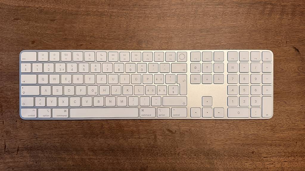 Apple Magic Keyboard mit Touch ID und Nummer Keypad im Kanton Luzern ...