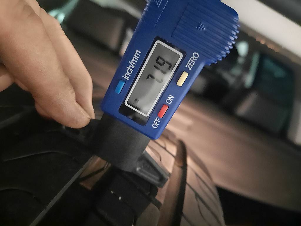 Neuwertige Sommerreifen Pirelli Scorpion Verde 235 55 R17 im Kanton Nidwalden - tutti.ch