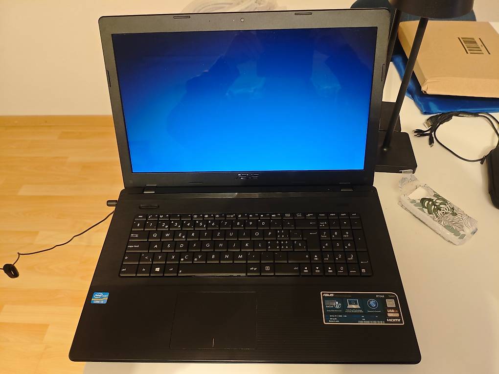 ASUS Laptop 17,3" Full HD | Intel Core i3 | Solide Leistun im Kanton ...