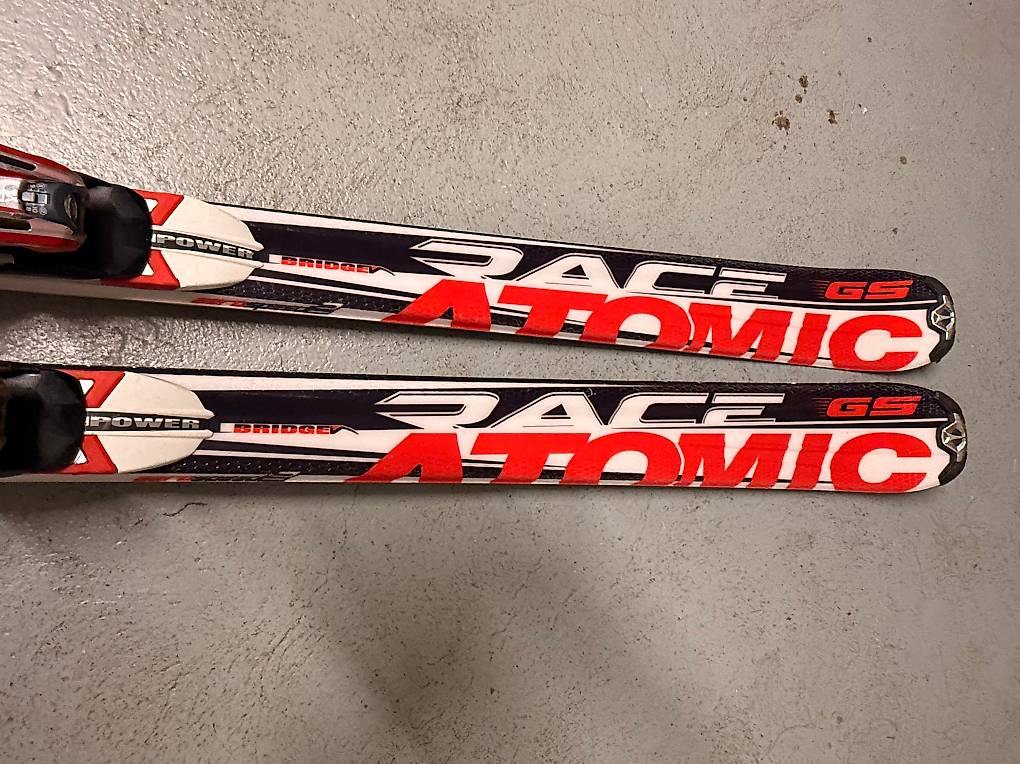 Atomic Ski Race GS im Kanton Bern - tutti.ch