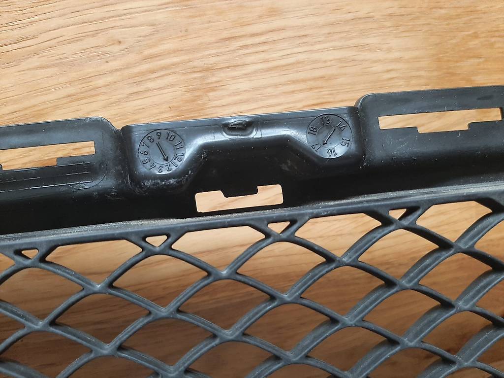 Frontgrill Mercedes-Benz C63 AMG - tutti.ch