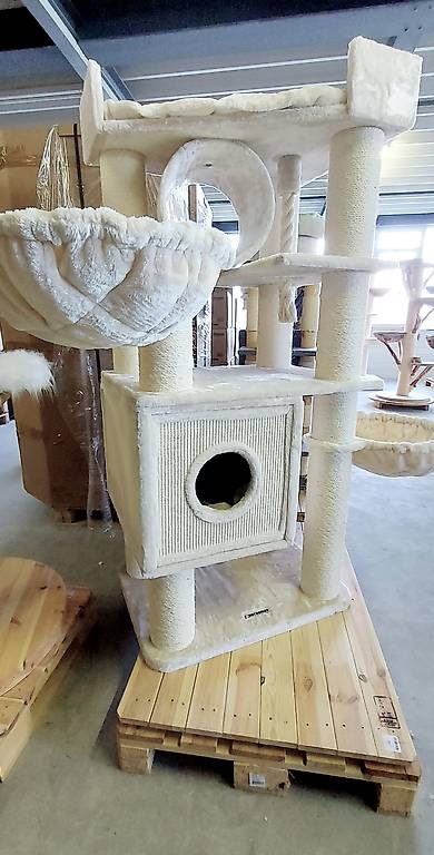 Katzenbaum Maine Coon top robuster Deluxe Kratzbaum im Kanton Luzern ...