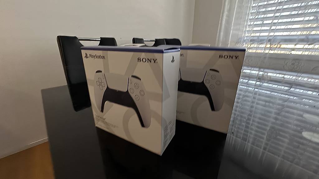 2x neue PS5 Controller original verpackt im Kanton Aargau - tutti.ch