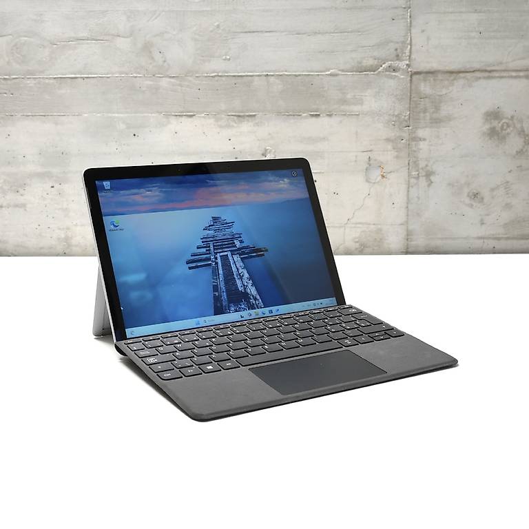 Microsoft Surface Go 2 mit Type Cover im Kanton Aargau - tutti.ch