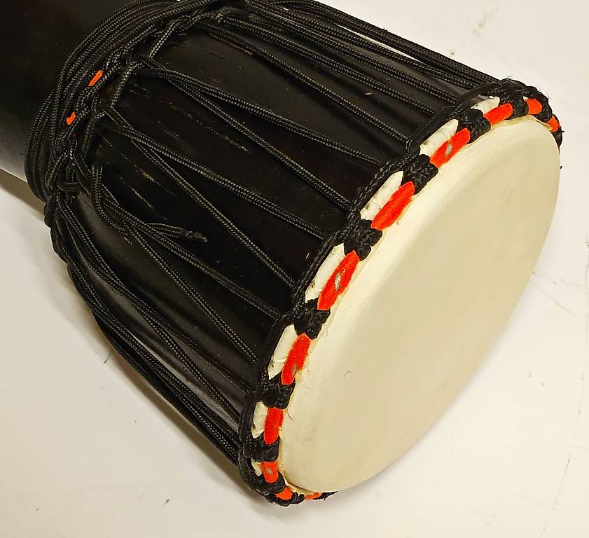 Djembe Monky5 50cm hoch (ohne Schnitzereien, (Lackfehler) im Kanton ...