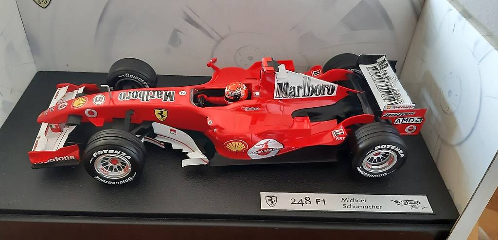 Ferrari F248 Michael Schumacher F1 2006 mit Marlboro 1:18 im Kanton St ...