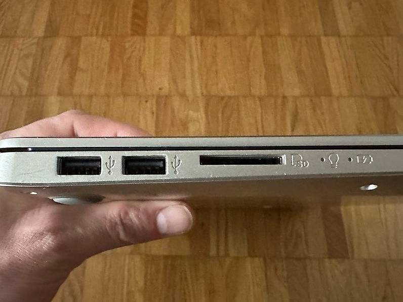 PC portatile ASUS 15.6" con Windows 11 ed Office 2021 im Kanton Tessin ...