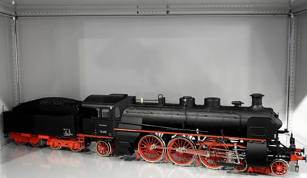 Spur 1 Märklin BR18 Dampflok 54561. Digital, Sound. Spur1 im Kanton ...