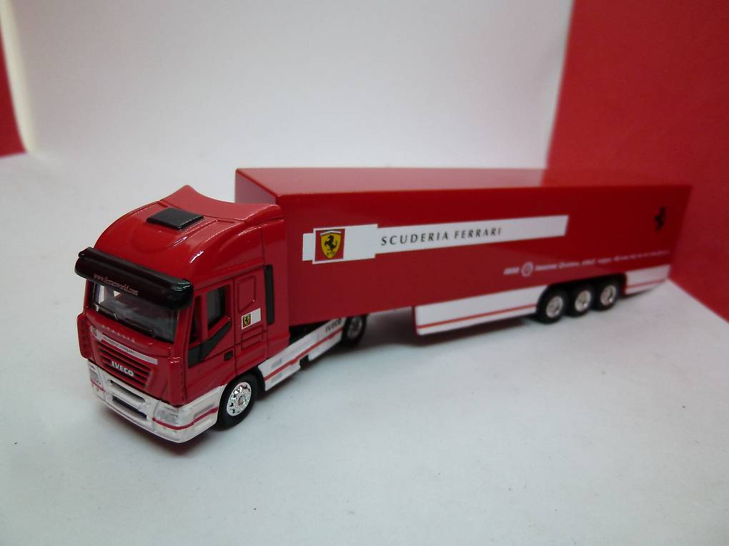 Ferrari F1 Truck Iveco - New Ray 19cm - Scuderia in weiss im Kanton ...