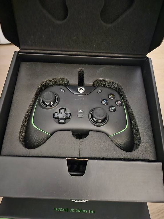 Razer Wolverine V2 Controller Gaming im Kanton Schwyz - tutti.ch