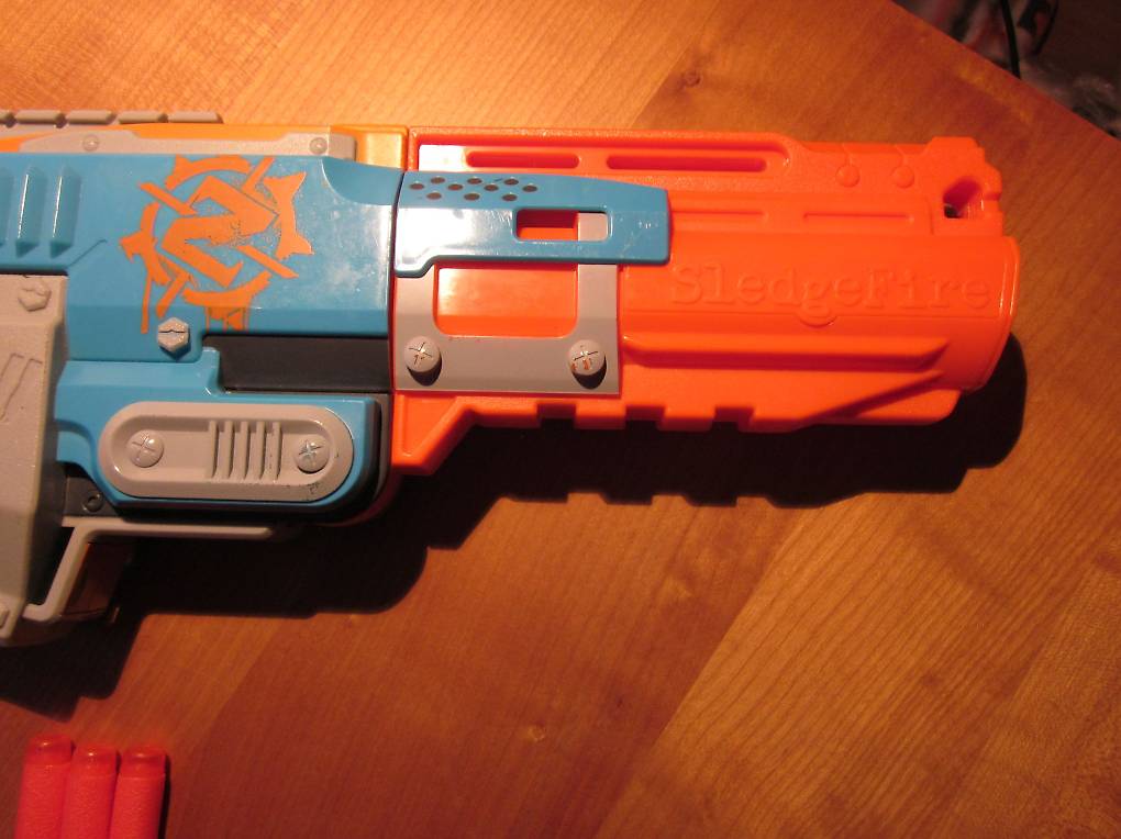 Nerf gun, Modell Zimbie Strike Sledge Fire im Kanton Basel-Landschaft ...