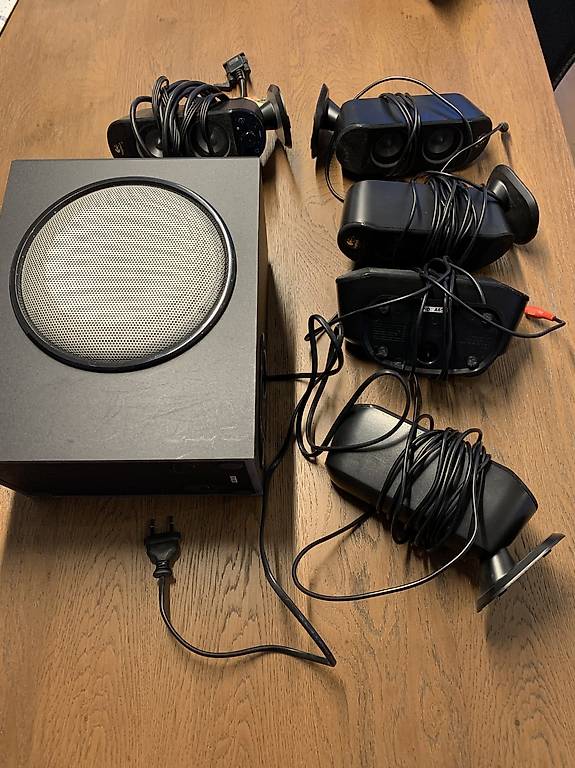 PC Lautsprecher Logitech 5.1 Boxen im Kanton Graubünden - tutti.ch