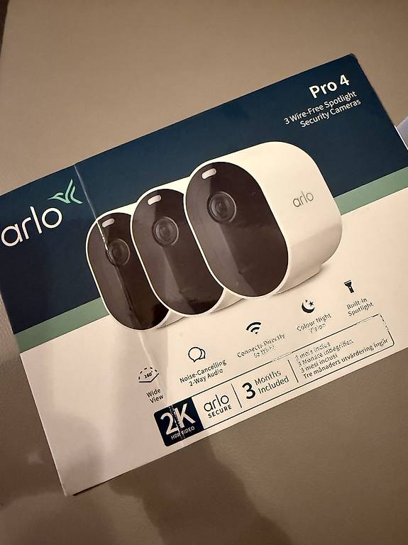 3x Arlo Pro 4 + SmartHub + Solar im Kanton Thurgau - tutti.ch