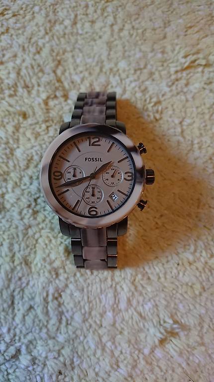 elegante neue Fossil Damen Uhr grau-weisslich im Kanton Basel-Stadt ...