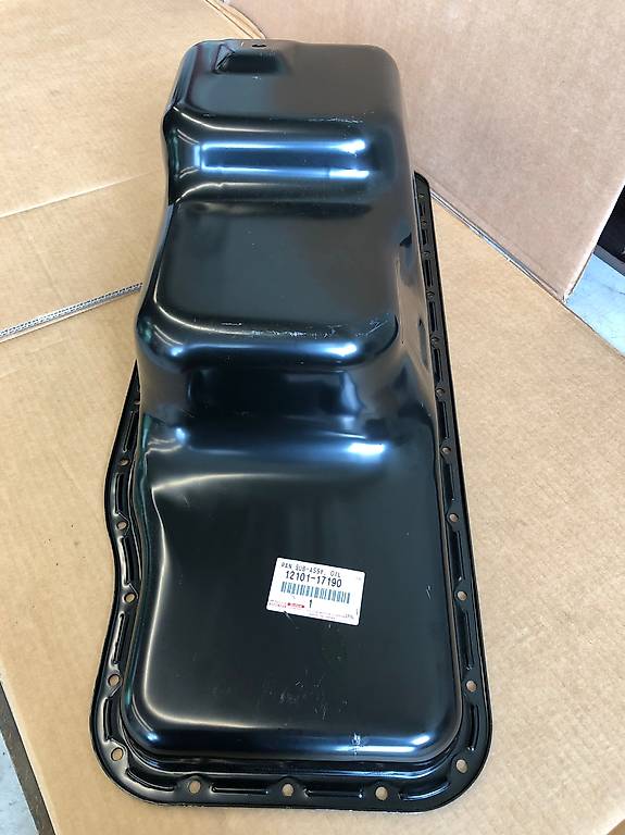 Toyota Oelwanne 12101-17190 Land Cruiser Canton Schwytz - tutti.ch