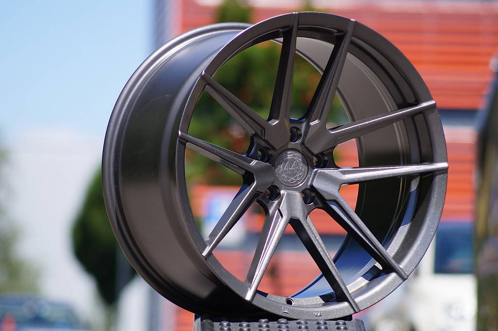 Q44 SFF1 FlowForged Felgen 8,5x20 VW Seat Skoda Audi Benz im Kanton ...