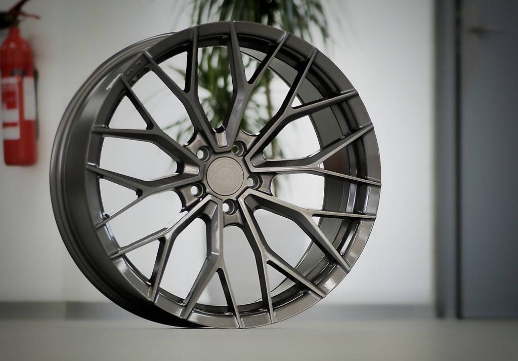 Q44 Flow-Forged SFF2 Ultra DEEP Concave Alufelgen BMW M3 M4 im Kanton ...