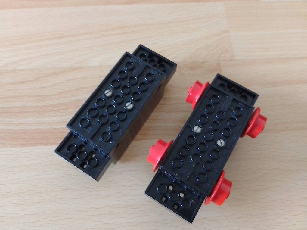 Vintage Lego 2 Stk. Auto Raupenfahrzeug Eisenbahn? Motor 4V! im Kanton ...