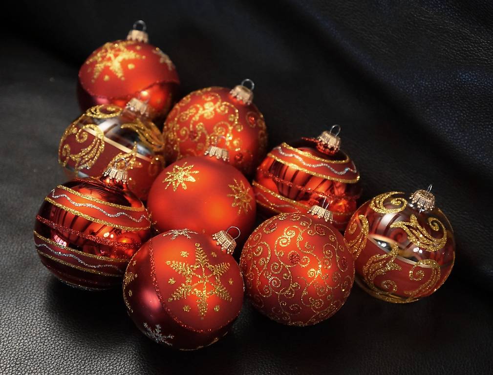 Weihnachtskugeln, Exklusiv Serie, Rot mit Golddecor, 9er Set im Kanton ...