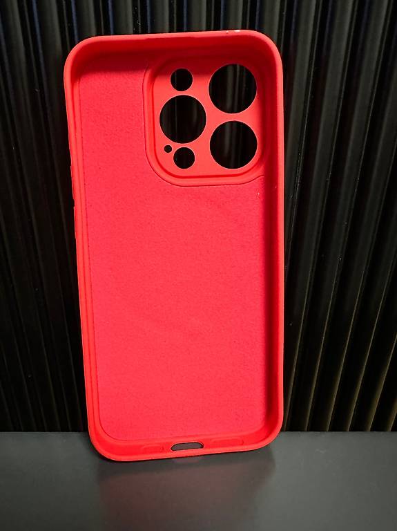 NEU | iPhone 15 Pro Case Rot MagSafe im Kanton Basel-Stadt - tutti.ch