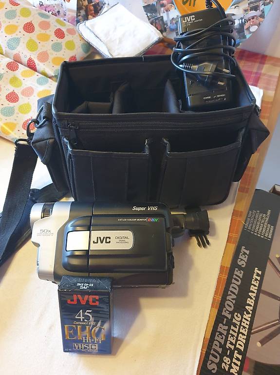Super VHS JVC Kamera im Kanton Basel-Landschaft - tutti.ch